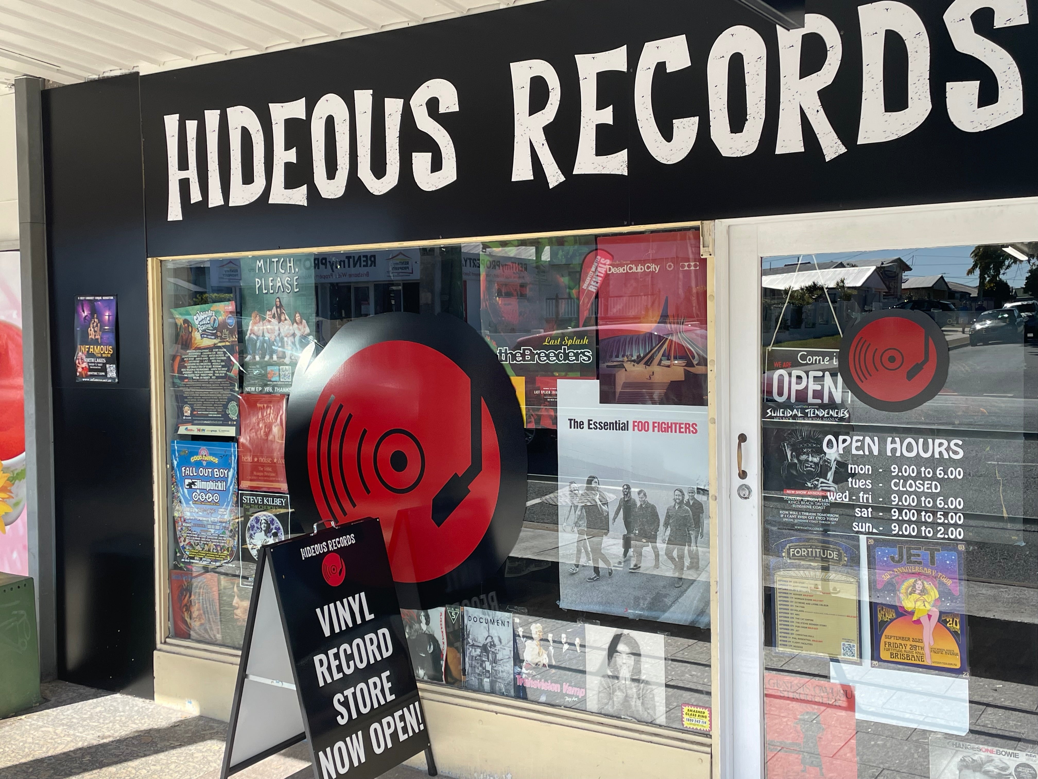 Band visits – Hideous Records